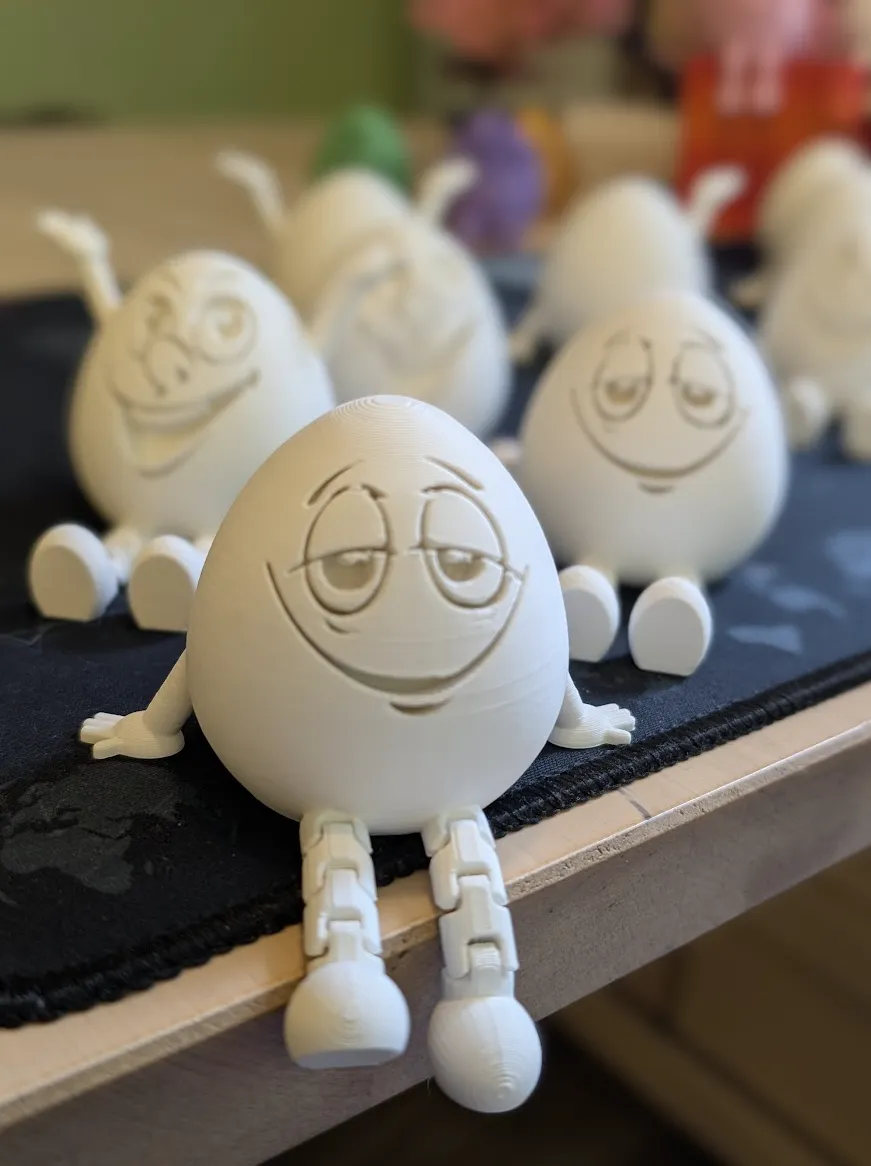 Happy Articulated Egg by KFPEnergia MakerWorld: Download Free 3D Models