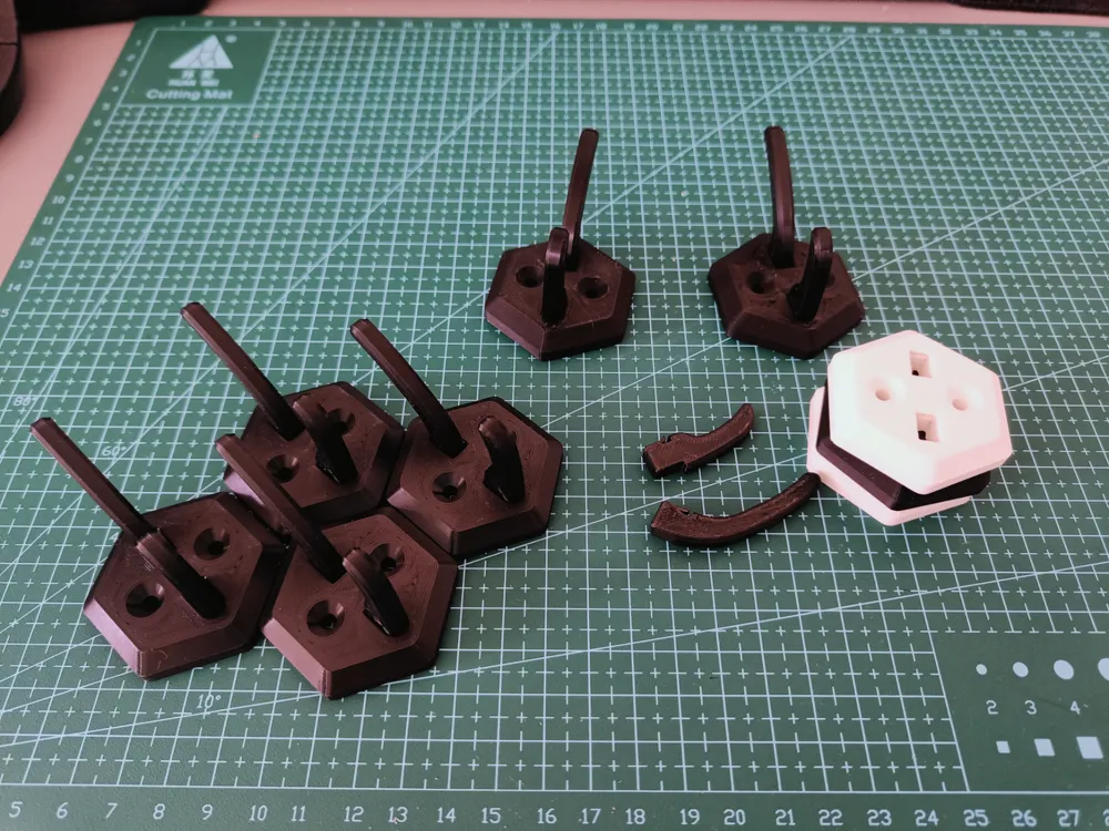 Hex Hanger by theStraenger - MakerWorld