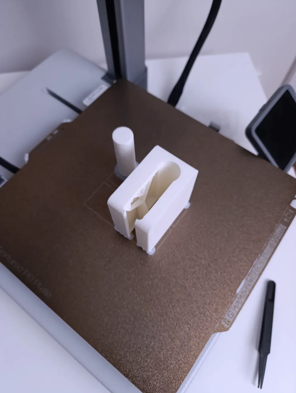 Gravity hand towel/kitchen towel hanger by Jim Taylor MakerWorld ...