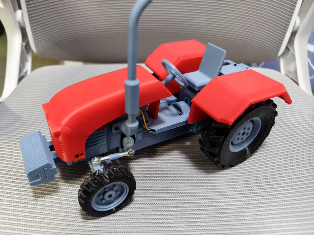 Desktop RC Remote Control Tractor Model by 会飞的谢同学 MakerWorld: Download ...