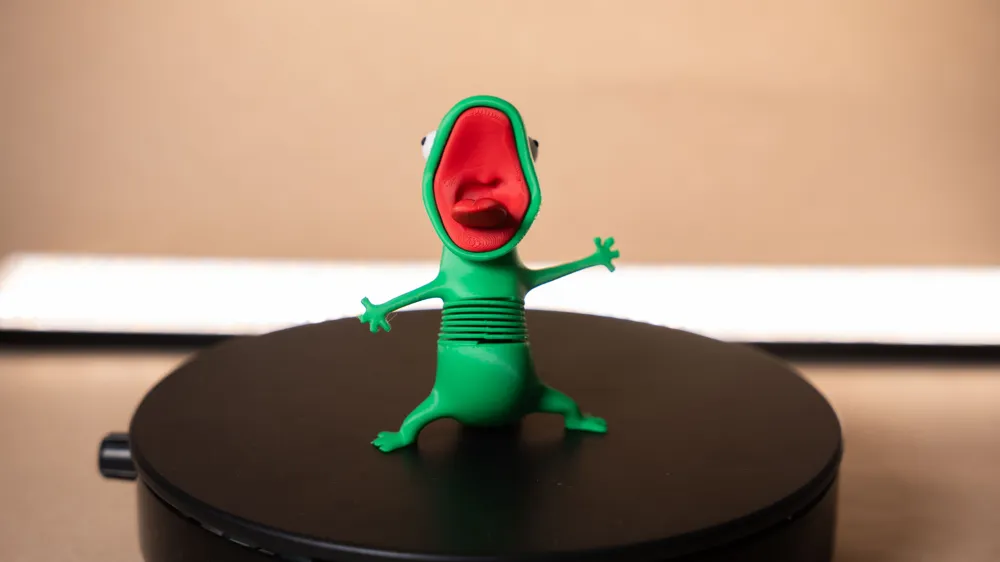 Movable spring lizard-Tom《Hoppers》 - Free 3D Print Model - MakerWorld