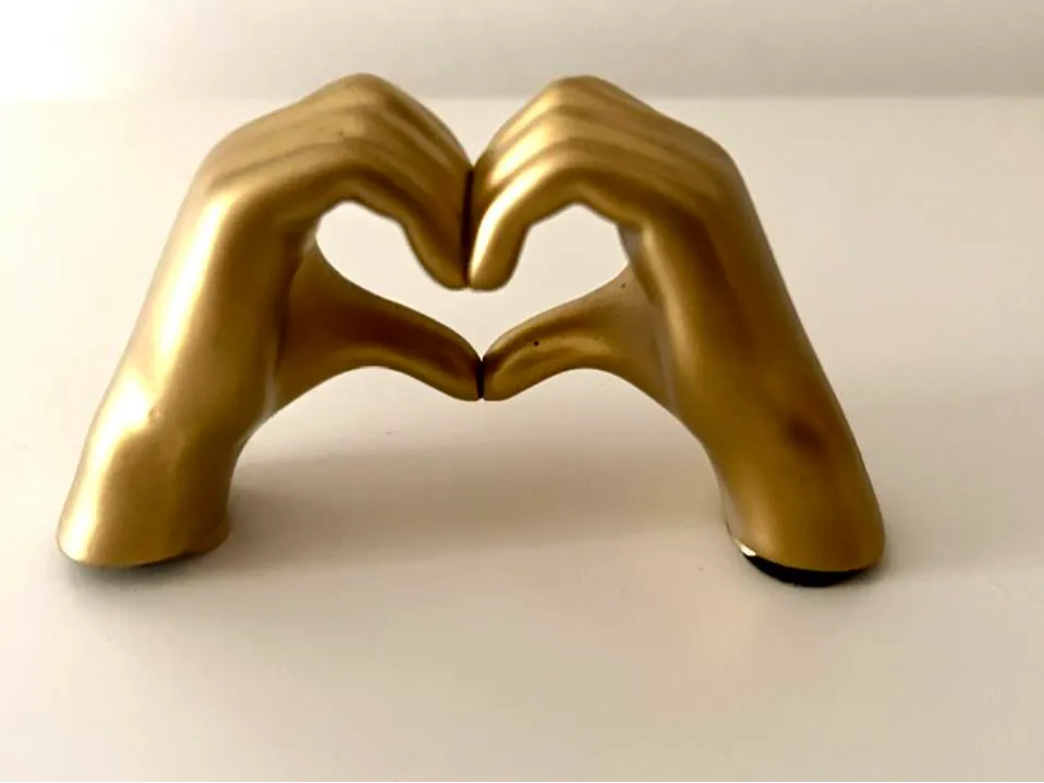 Hand heart - Free 3D Print Model - MakerWorld