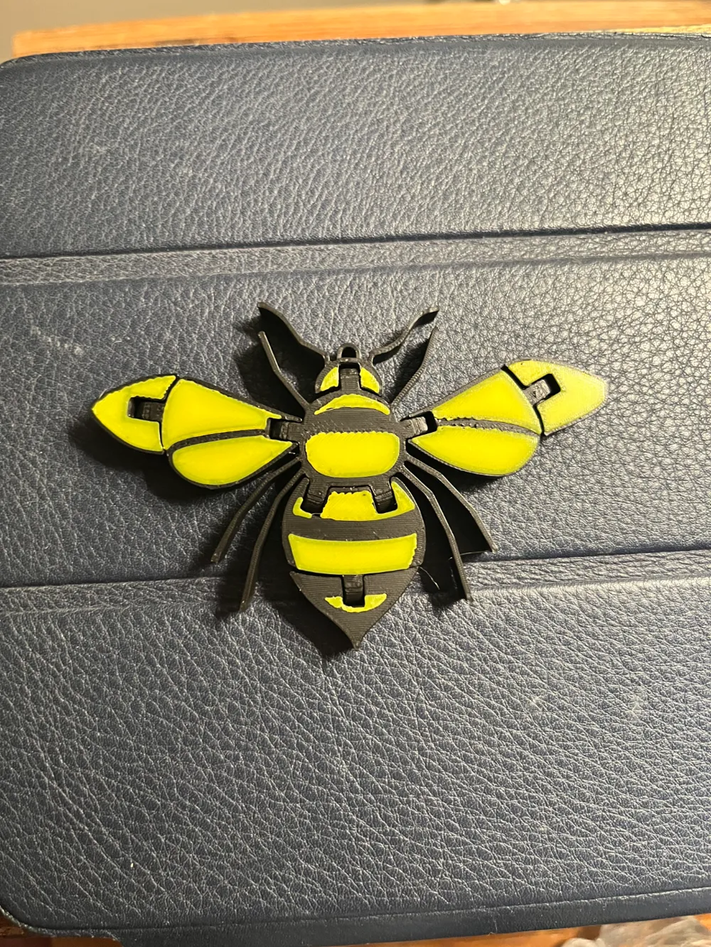 Flexi Bee keychain by Brodil - MakerWorld