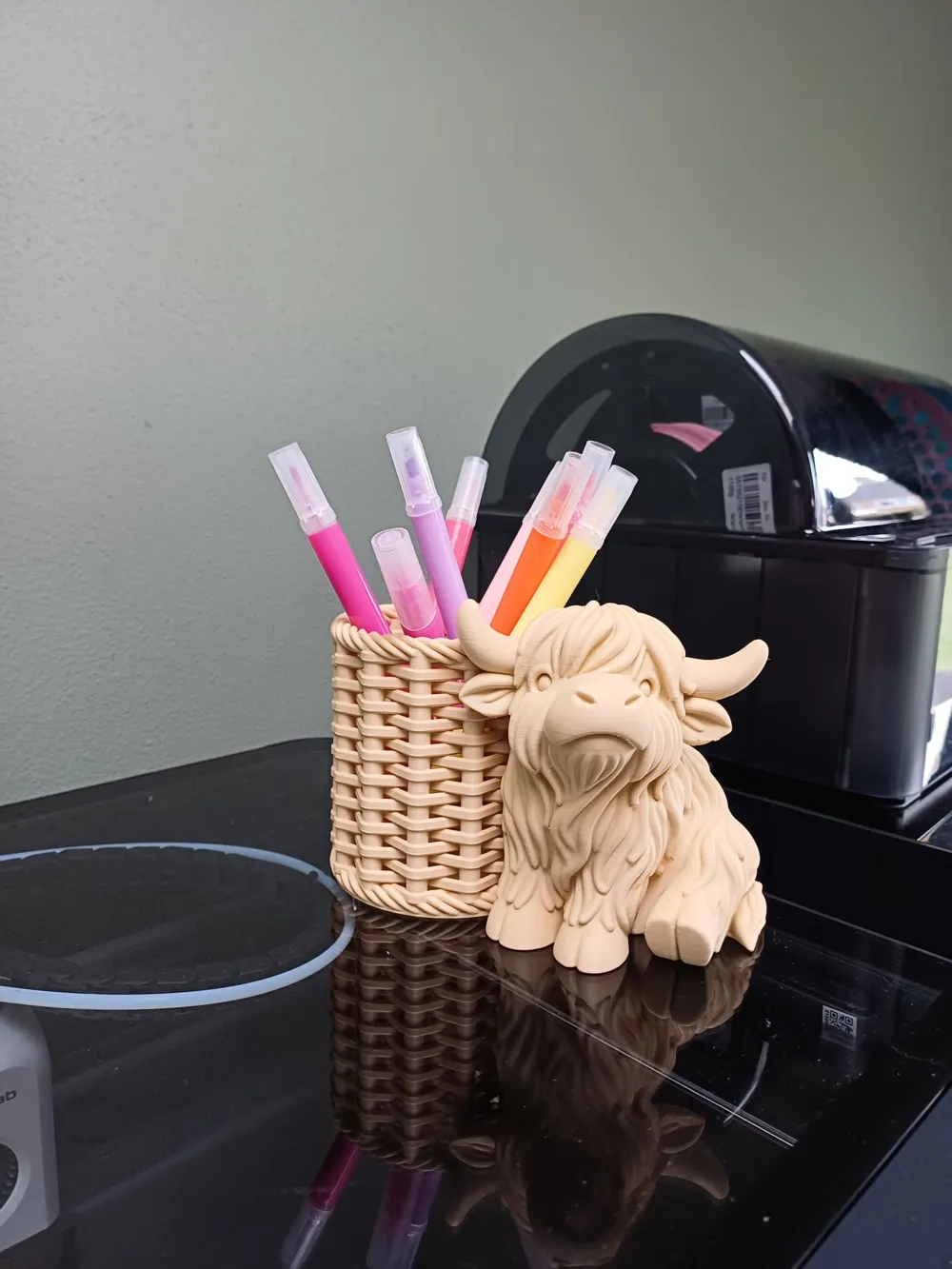 Highland Cow Pen Holder - Free 3D Print Model - MakerWorld