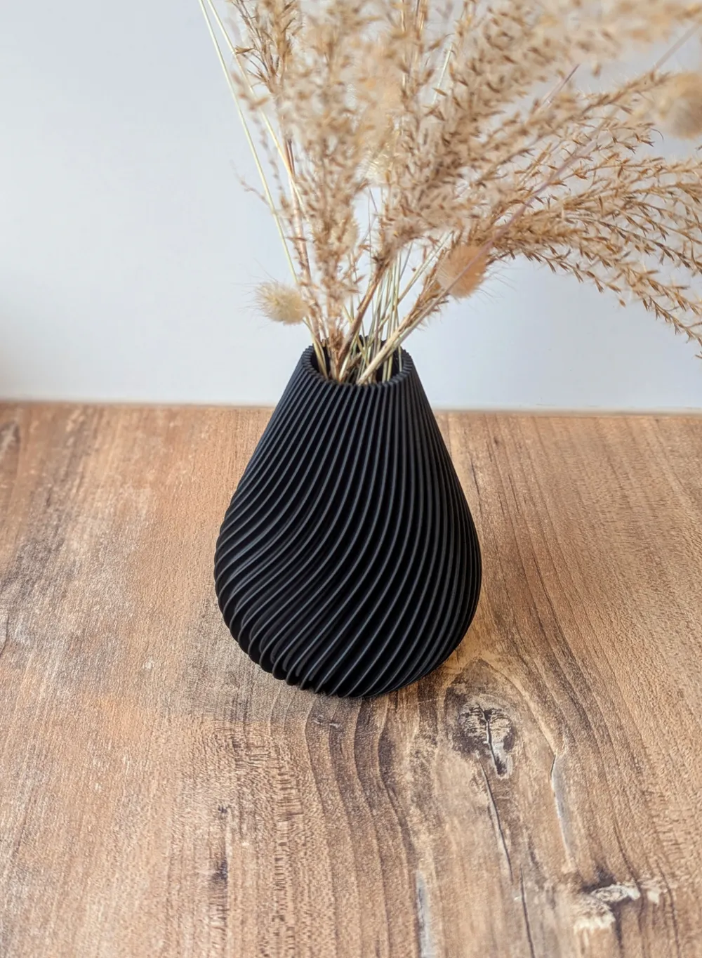 Spiral Bulb Vase | by bixi | Flower decoration by bixi - MakerWorld