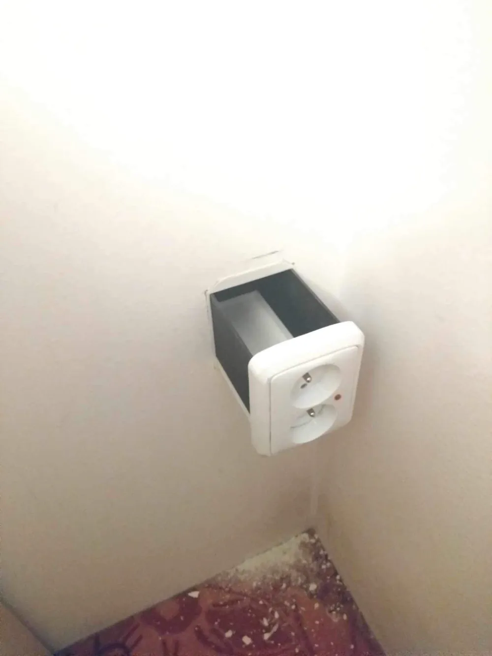 Secret box in the electric socket by Libro - MakerWorld