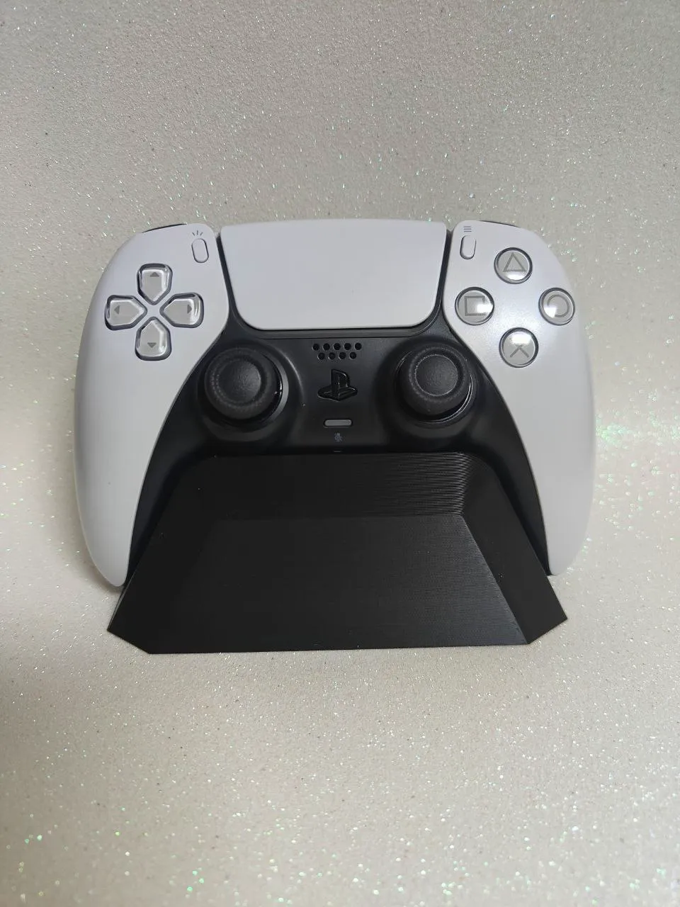 PS5 Dualsense Controller Stand Remixed by spary3d - MakerWorld