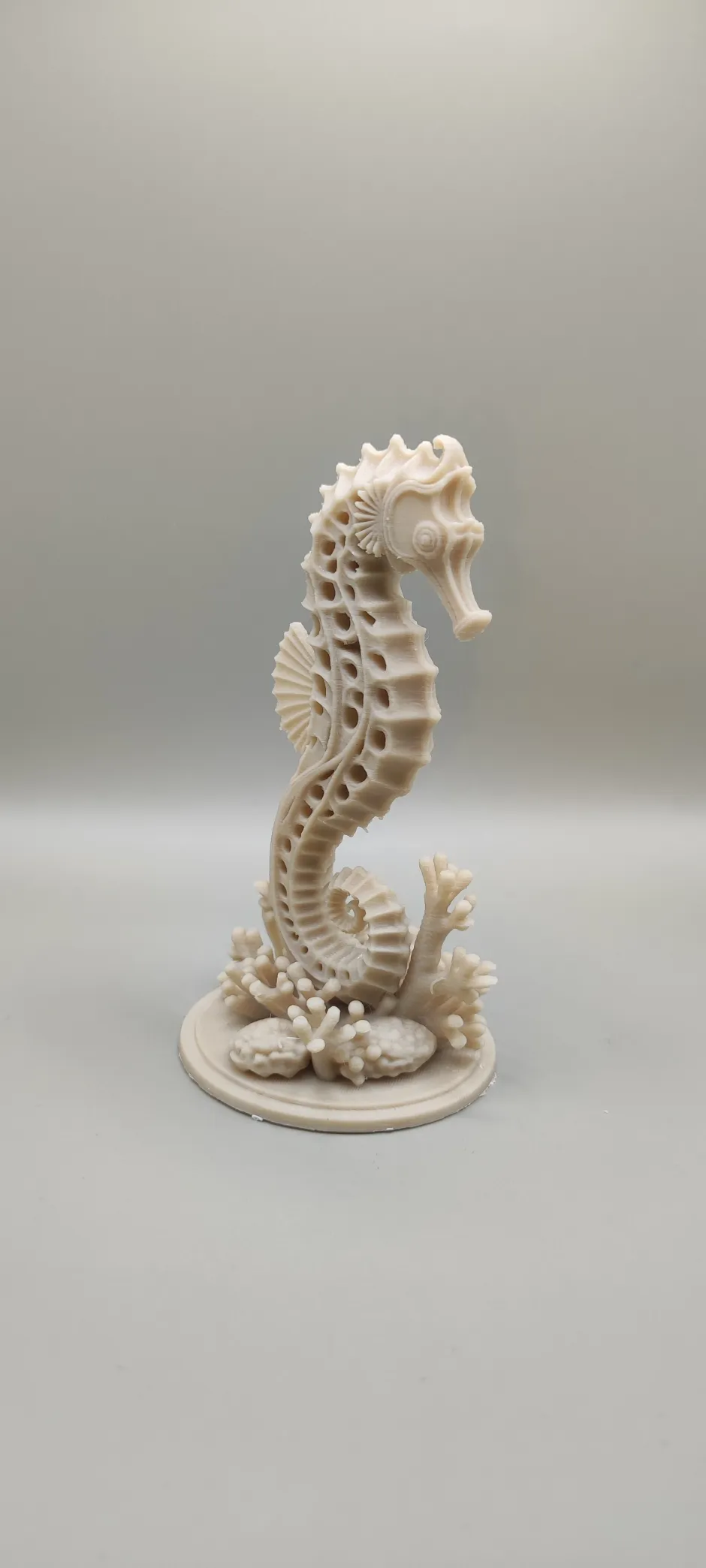Abstract Seahorse sculpture modern - Free 3D Print Model - MakerWorld