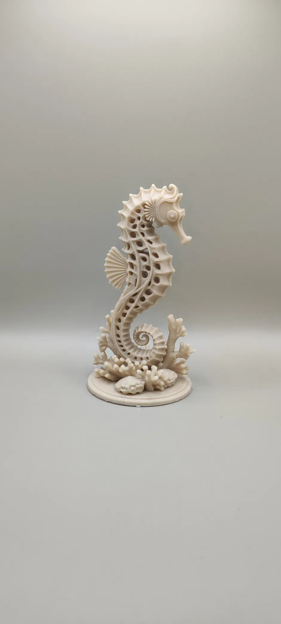 Abstract Seahorse sculpture modern - Free 3D Print Model - MakerWorld