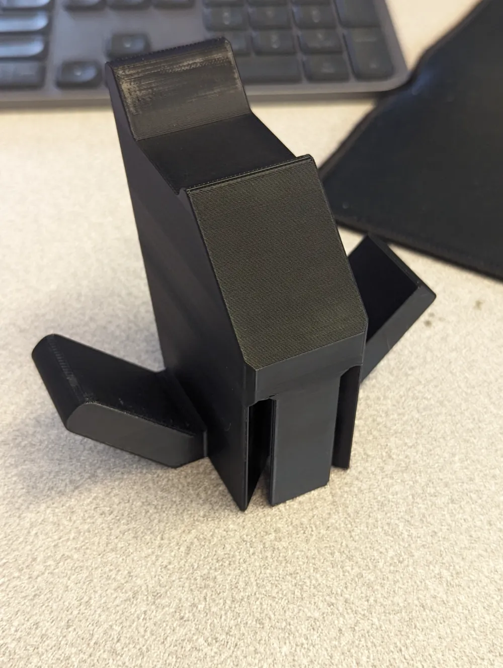 Meta Quest 2 Desk Mount for Modular Desk Clamp Remixed by Deta - MakerWorld