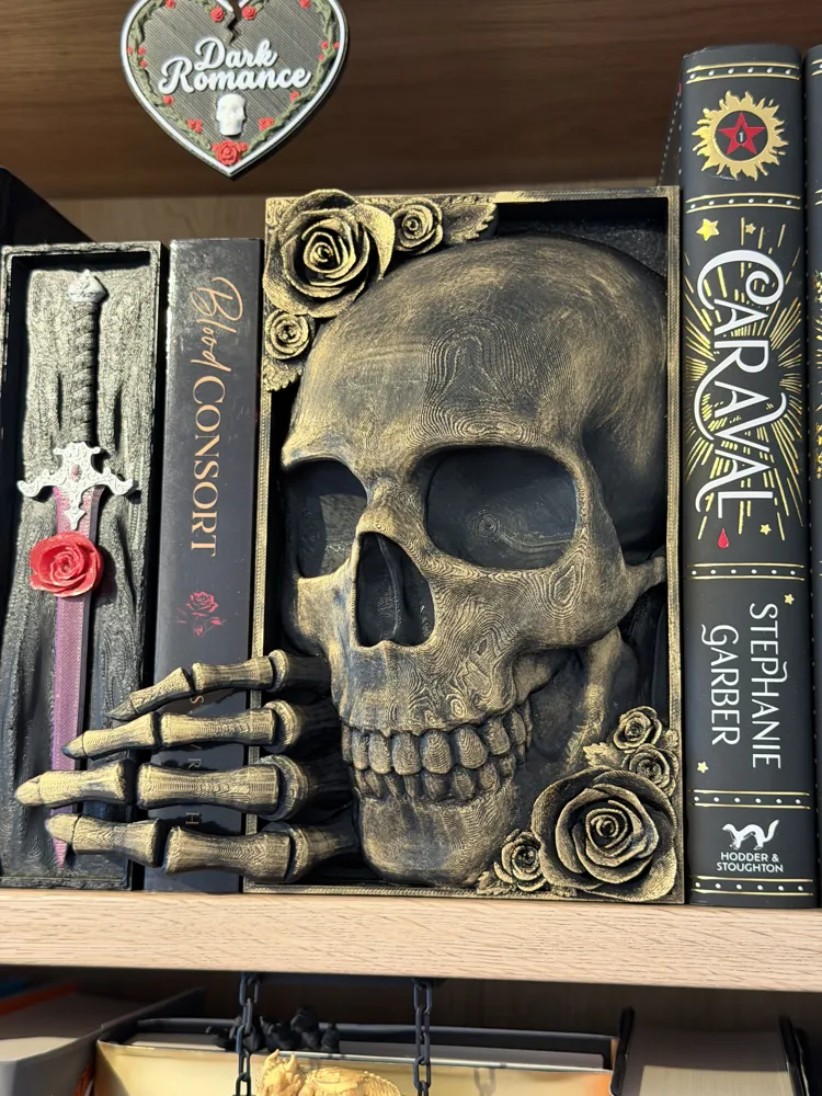 Skull BookNook with Roses (and Thorns) | 1 Color - Free 3D Print Model ...