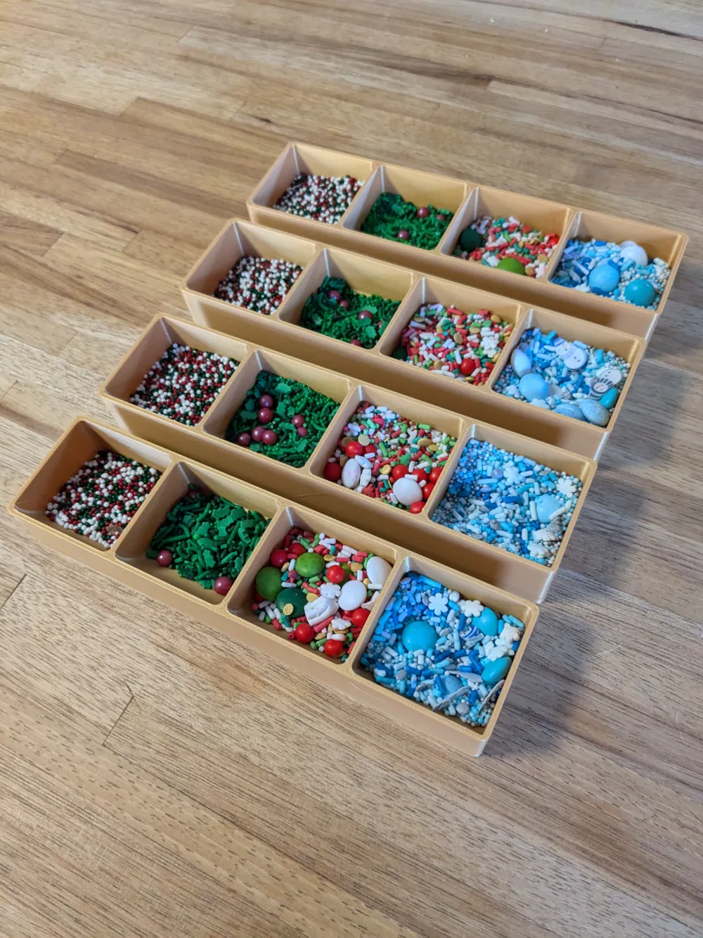 Four-Compartment Crafting Tray by beirofalone - MakerWorld