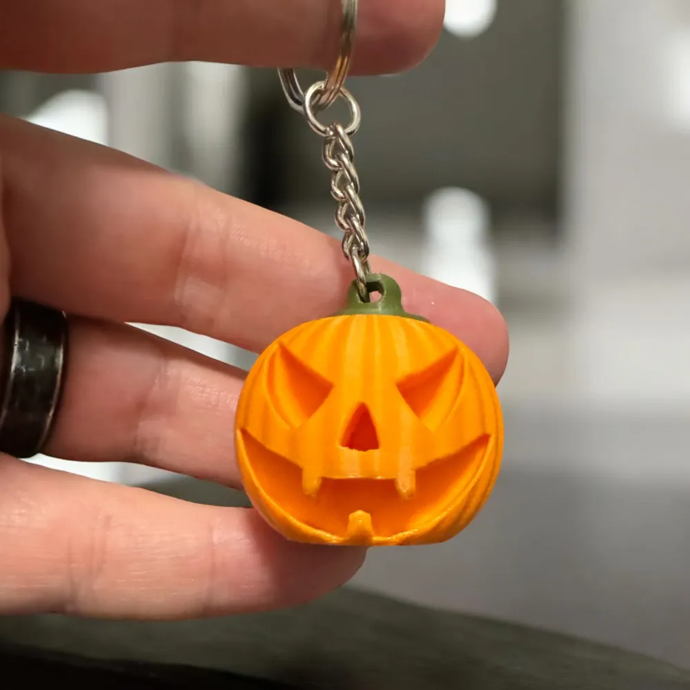 Jack-O-Lantern Keychain by billsbdb3 MakerWorld: Download Free 3D Models