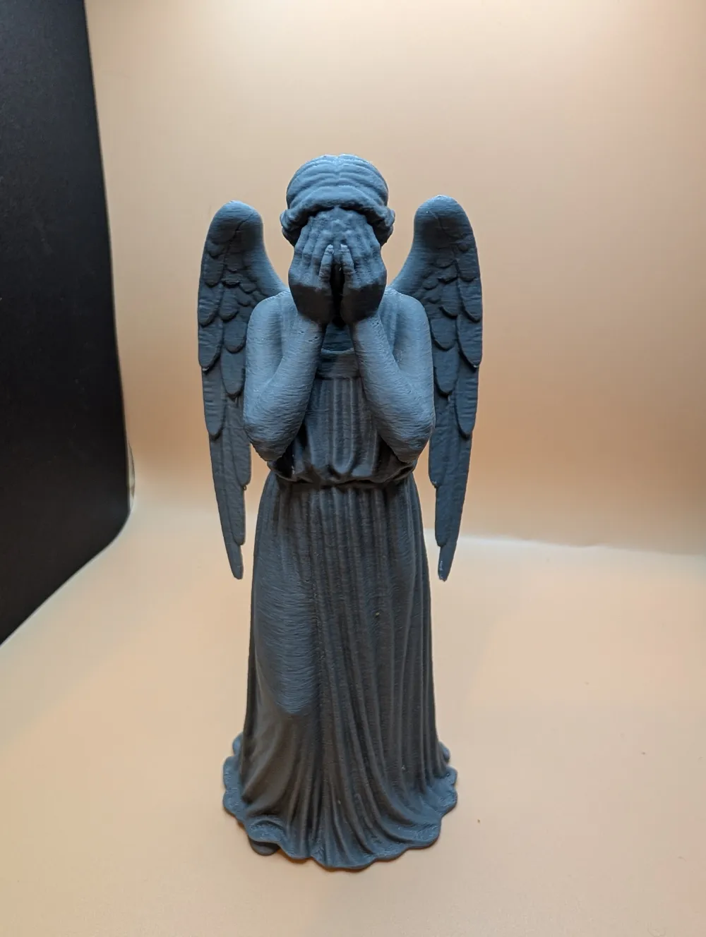 Weeping Angel Statues - Free 3D Print Model - MakerWorld