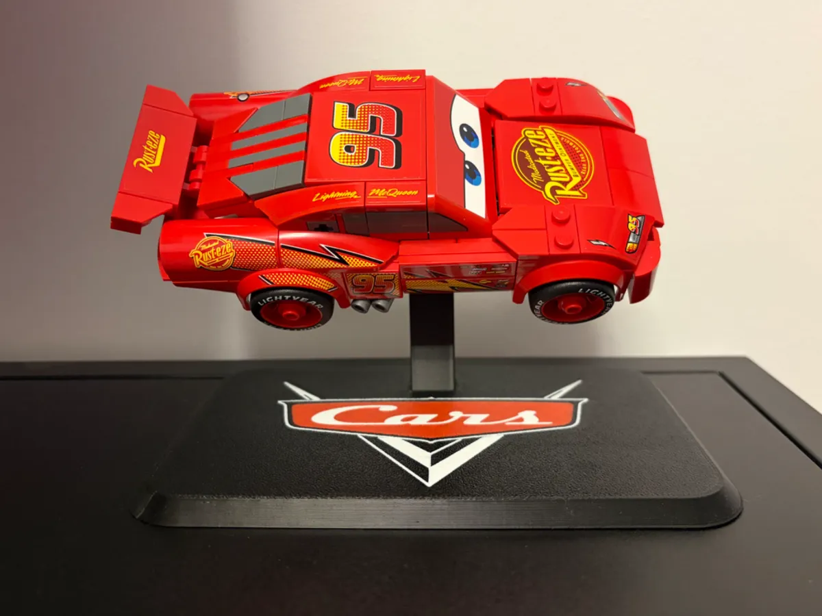 Pixar Cars (77255) Lightning McQueen Display Stand - Free 3D Print ...