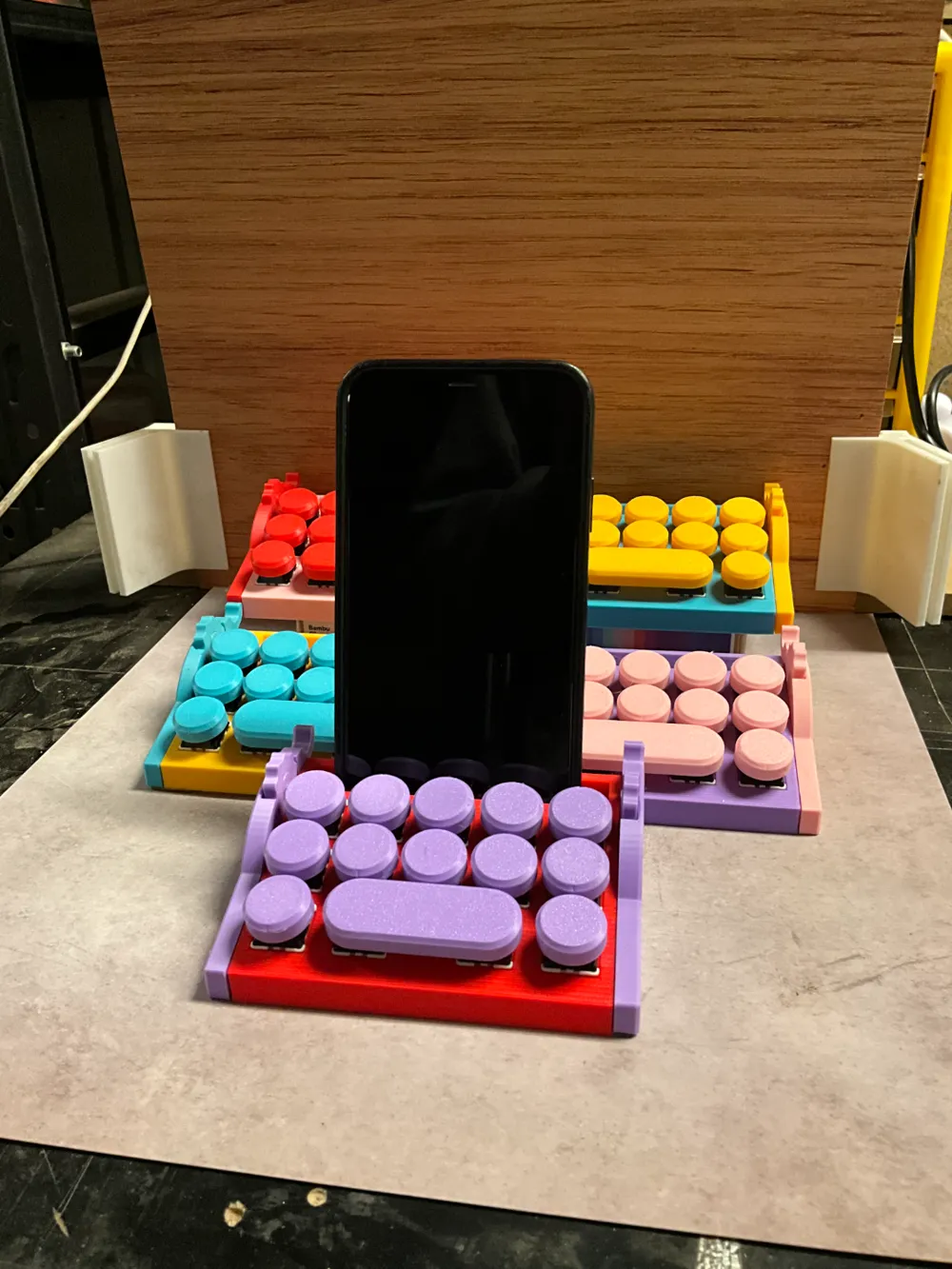 sticky note Typewriter Phone holder/fidget - Free 3D Print Model ...
