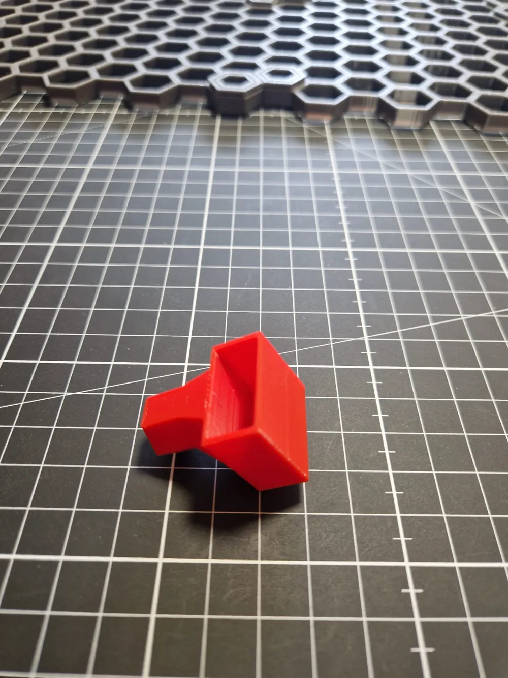 cutter holder - honeycomb storage wall - HSW - Free 3D Print Model ...