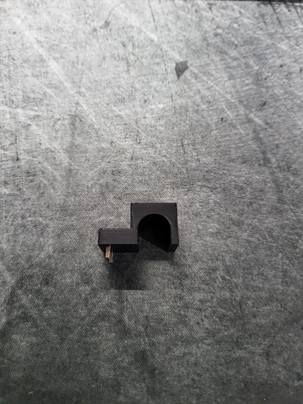 Extension Cord Retaining Clip by bassix187 - MakerWorld