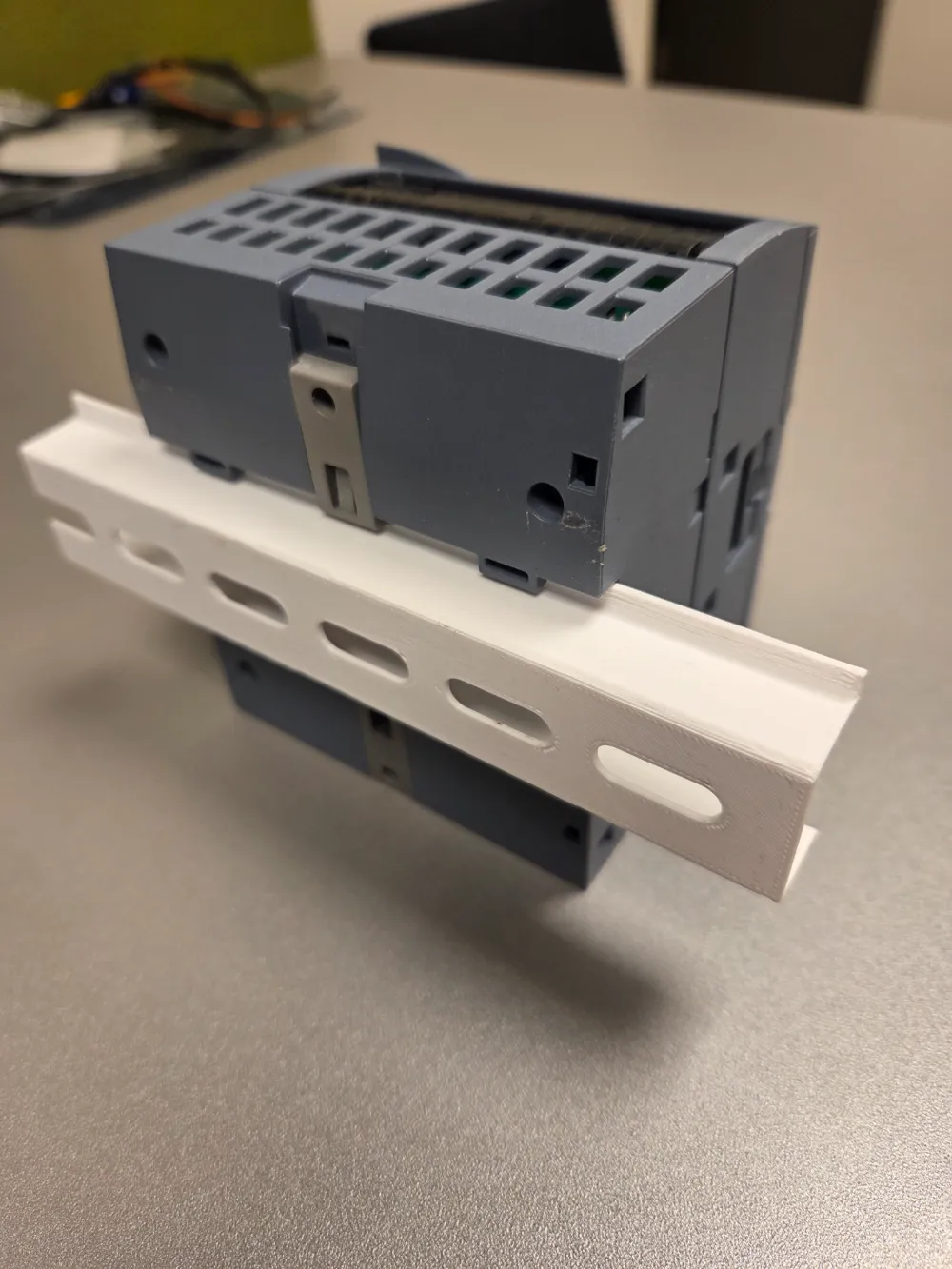 DIN Rail IEC/EN 60715 (127mm) by MB Designs MakerWorld: Download Free ...
