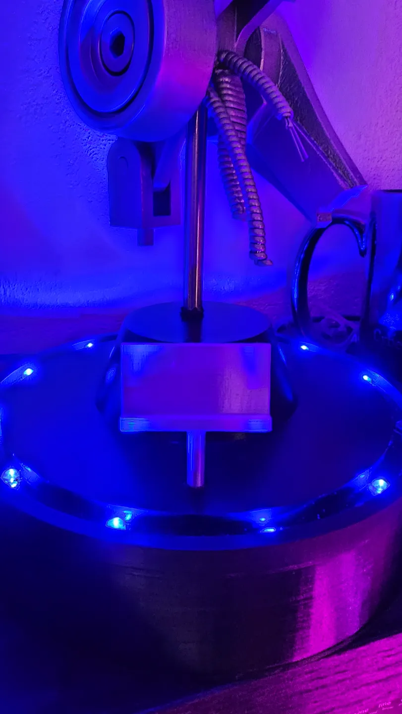 Terminator T800 Damaged CPU with Stand - Free 3D Print Model - MakerWorld