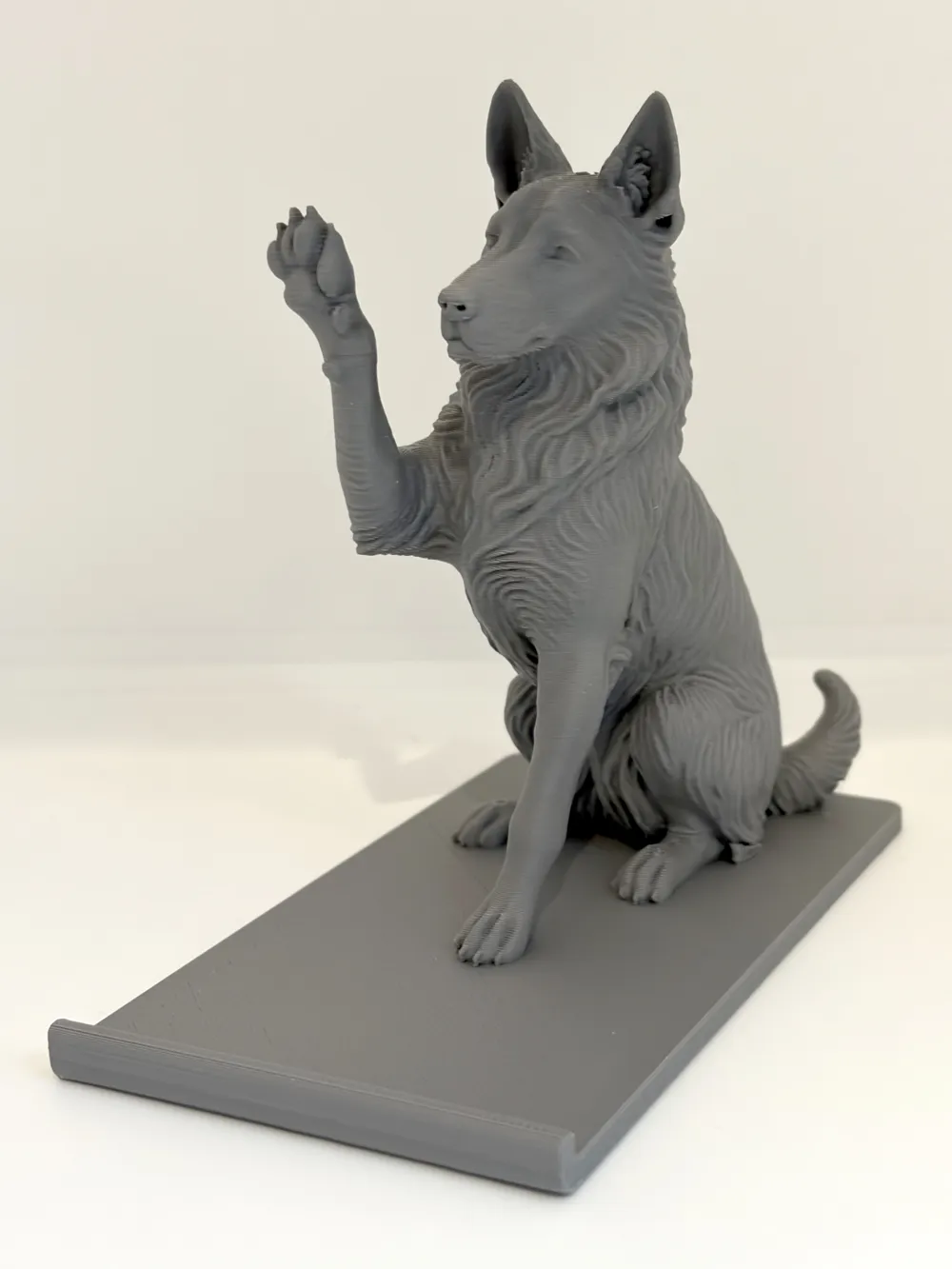 German Shepherd Cellphone/Tablet Holder - Free 3D Print Model - MakerWorld