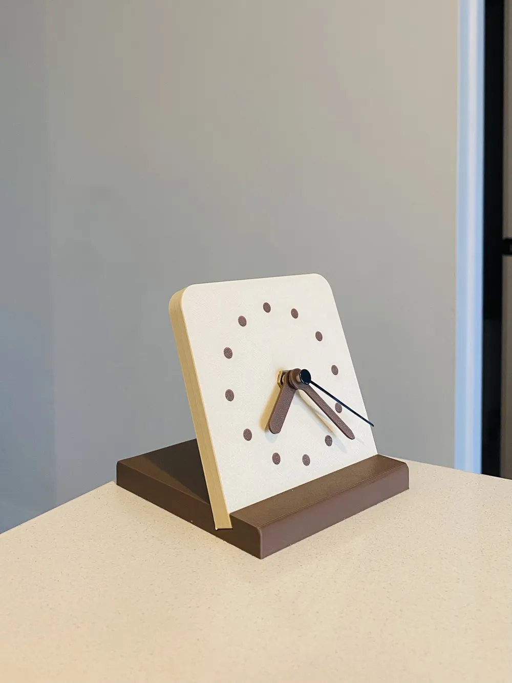 Elegant Desktop Clock - With Second Hand by Q_Craft MakerWorld ...