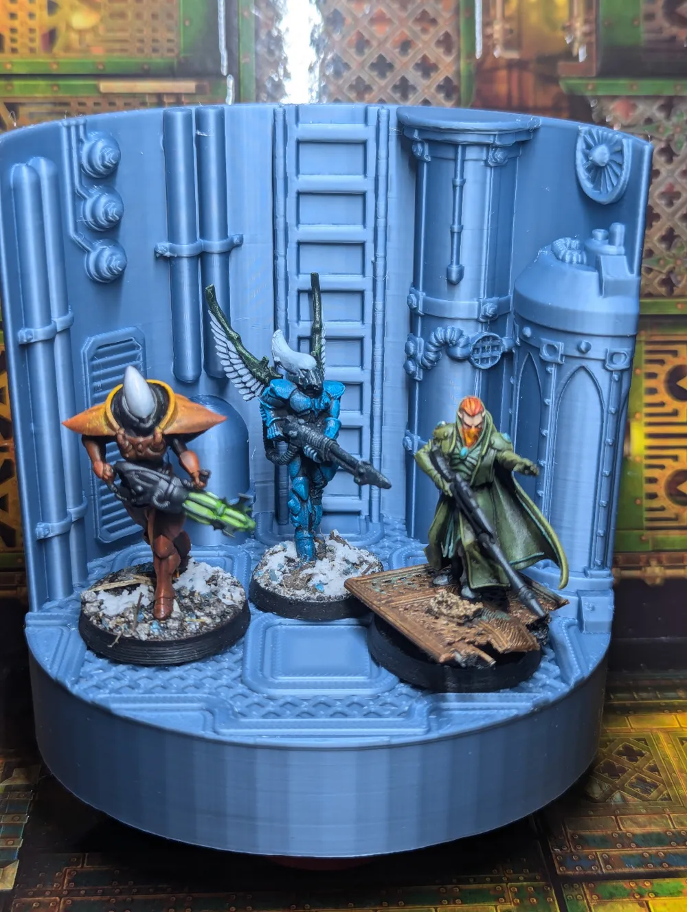 Miniature Display Stand F Hero Stand Warhammer 40k by DaChemika ...