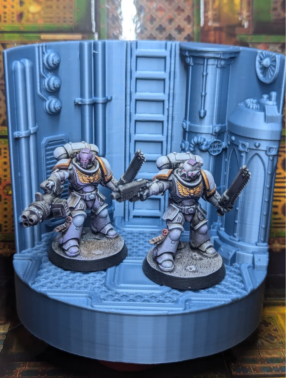 Miniature Display Stand F Hero Stand Warhammer 40k by DaChemika ...