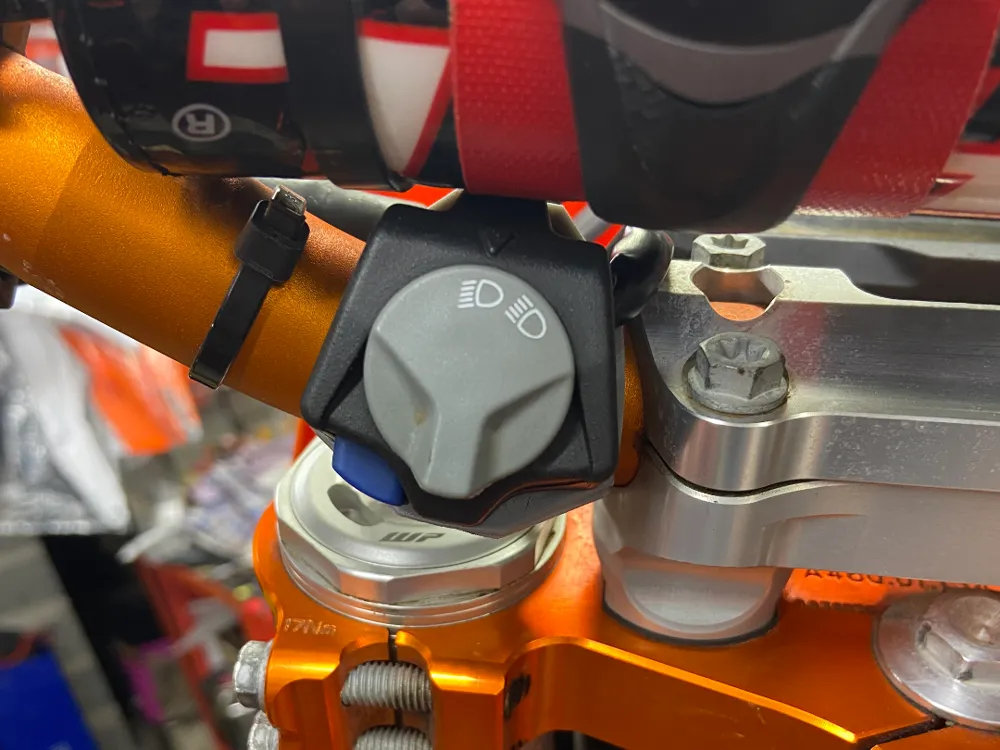 KTM EXC 2024 Headlight-switch mounting by b.martinsson - MakerWorld