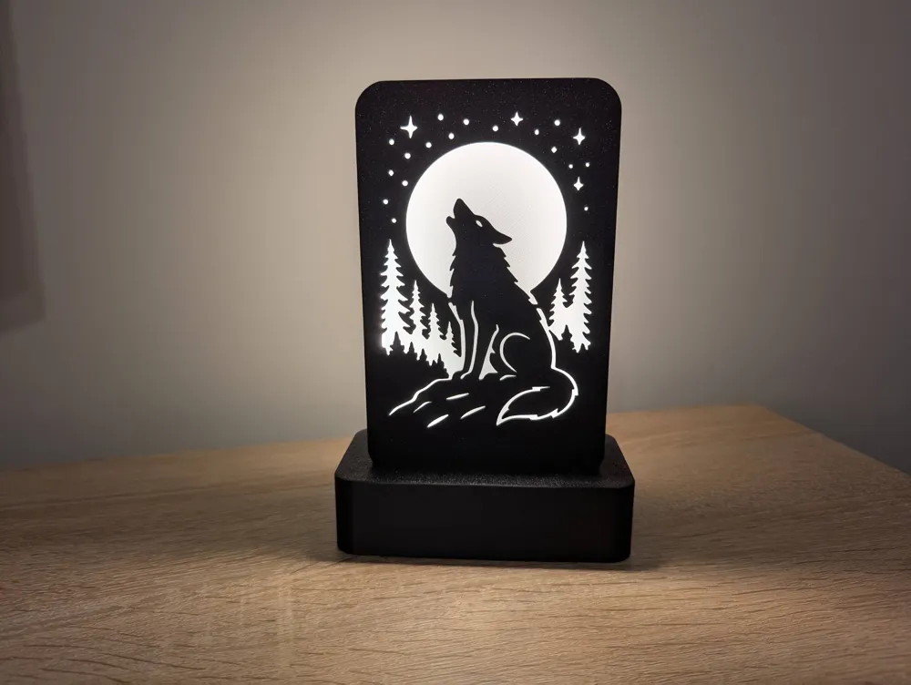 Lámpara LED – Lobo Solitario - Modelo de impresión 3D gratuito - MakerWorld