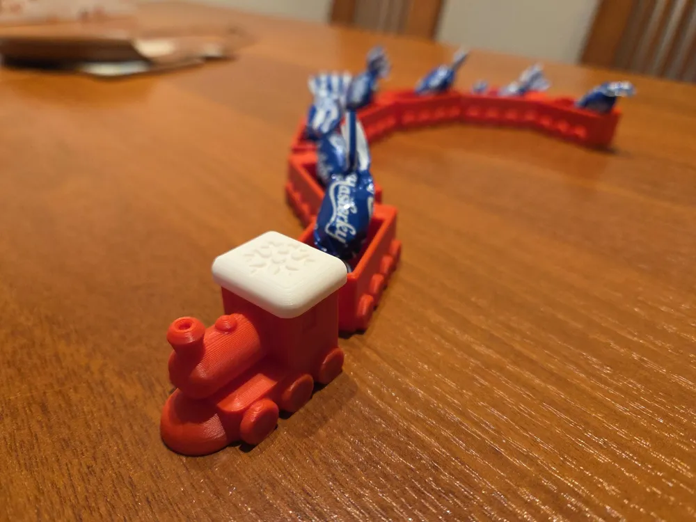 Christmas Candy Articulated Train - Free 3D Print Model - MakerWorld
