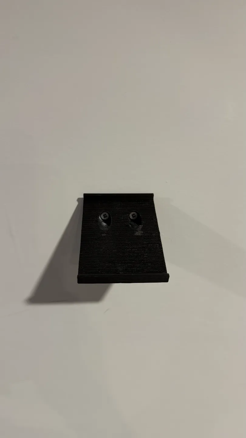 Angled Die-Cast Wall mount - 1-24 Scale by Corbins - MakerWorld