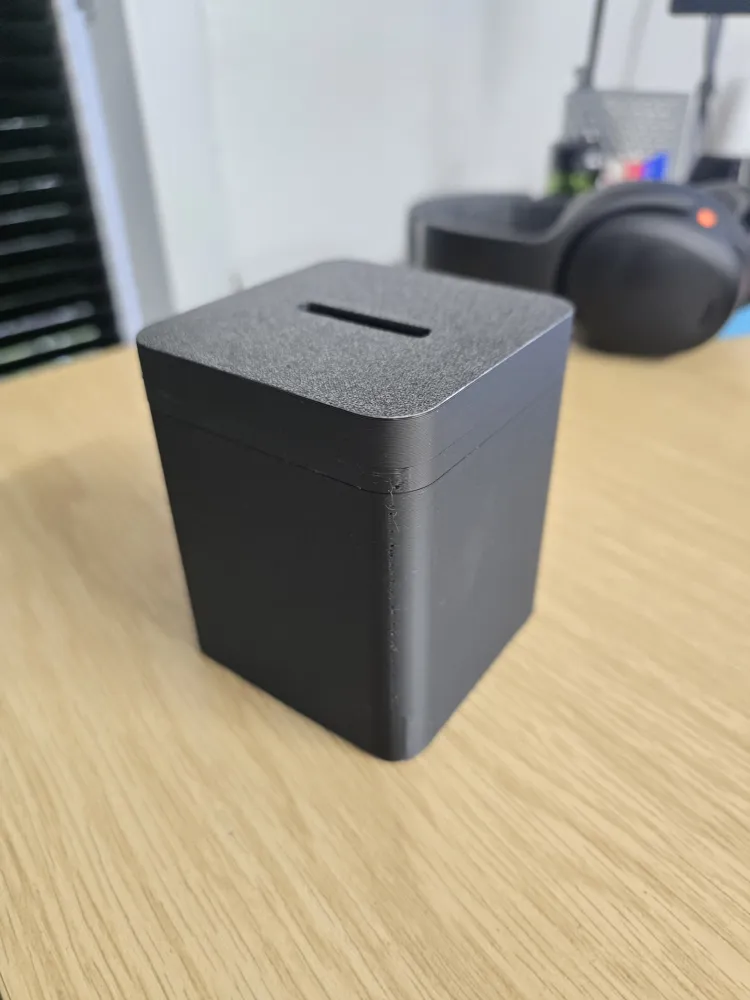 Caja de Ahorros Sencilla por Tyler MakerWorld: Descarga Modelos 3D Gratuitos