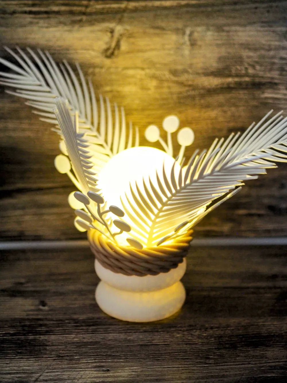 Modern Lamp - Leaf / Flower - Free 3D Print Model - MakerWorld