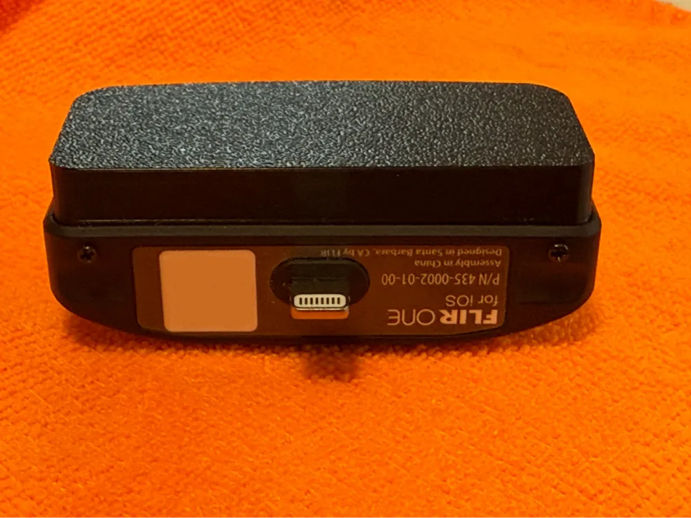 FLIR One 用于扩展电池的后盖 - 免费 3D 打印模型 - MakerWorld