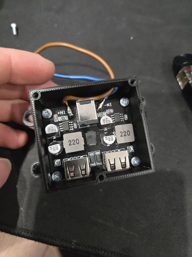 Box cover USB 2x 6-32v MTK PE1.1/2.0 QC2.0/QC3.0 - Free 3D Print Model ...