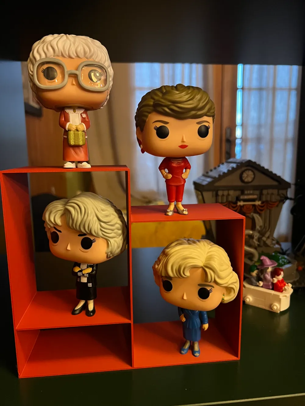Simple 4 figure Funko Pop Figure Display by RG3D - MakerWorld