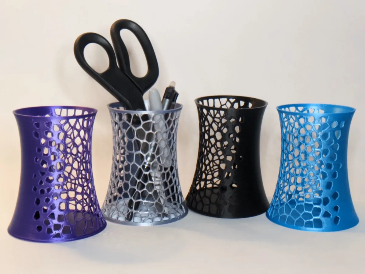 Pencil Cup: Voronoi Reveal - Free 3D Print Model - MakerWorld