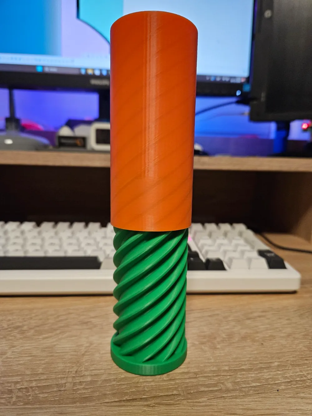 Spiral screw box - container for money, pens etc. by Golem671 - MakerWorld