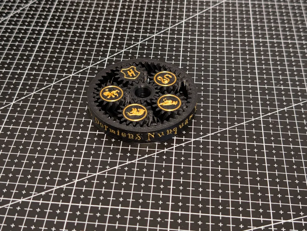 Hogwarts Gear Spinner – Mechanical Magic Fidget - Free 3D Print Model ...