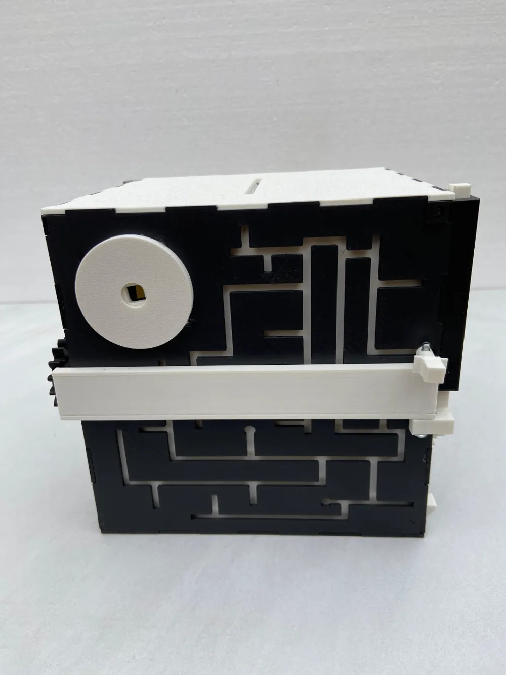 Four-Seal Vault – Shikuro – the escape box - Free 3D Print Model ...