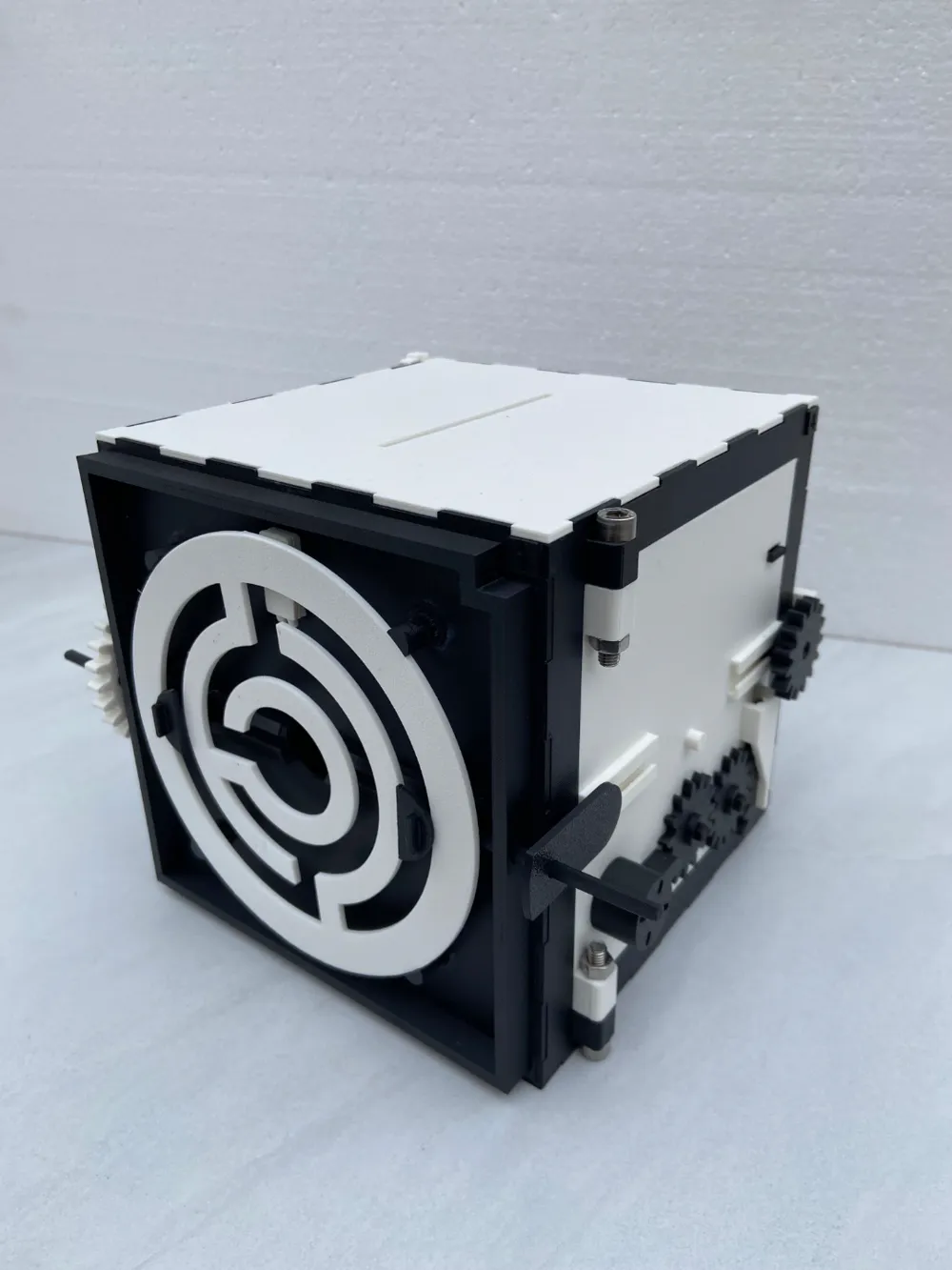 Four-Seal Vault – Shikuro – the escape box - Free 3D Print Model ...