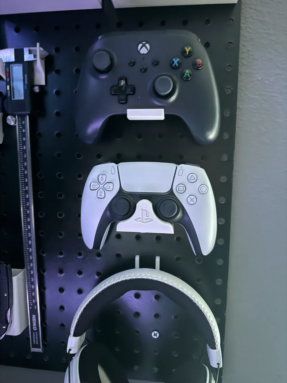 PS5 Controller Pegboard by MychCrow MakerWorld: Download Free 3D Models