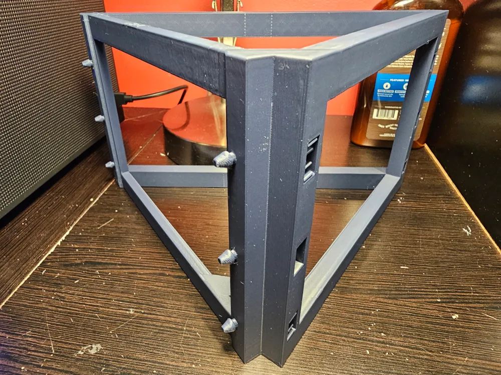 Angled Screen Mount (JONSBO D41 PC Case) by Orang Lad - MakerWorld