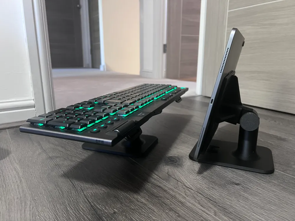 Keyboard or Tablet Stand - Adjustable Tilt by Peter Martin - MakerWorld