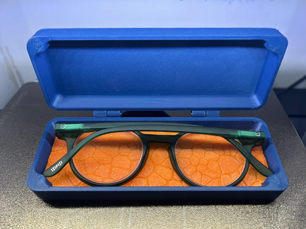 Eyeglasses Case with embedded magnets lock by Liuk - MakerWorld