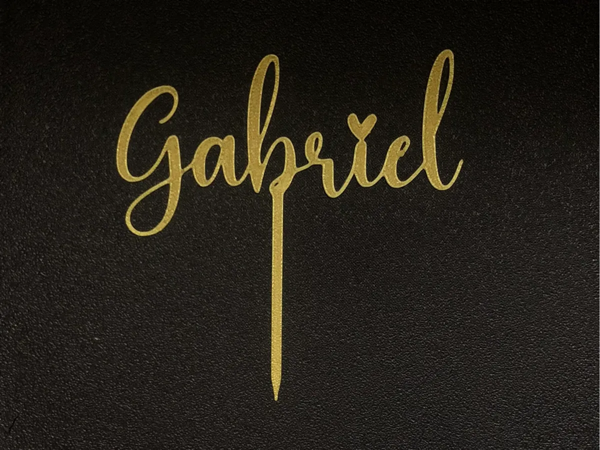 Adorno para pastel Gabriel - Modelo de impresión 3D gratuito - MakerWorld