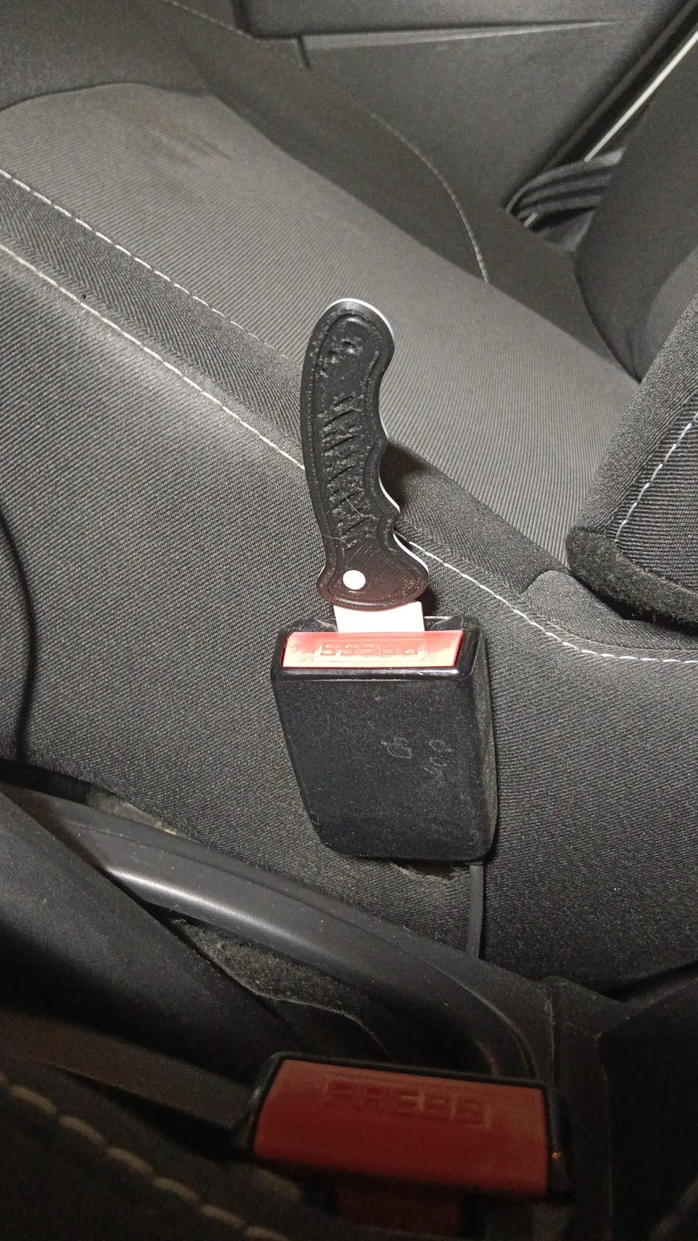 Universal Seat belt plug knife by roberto.testalab3d MakerWorld ...