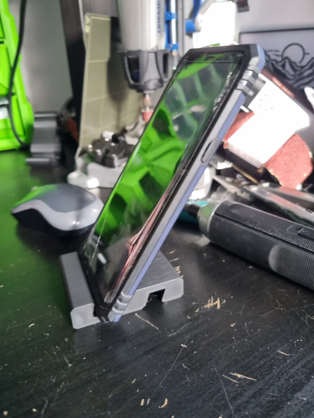 Simple Phone Holder by ashtongulley27 - MakerWorld