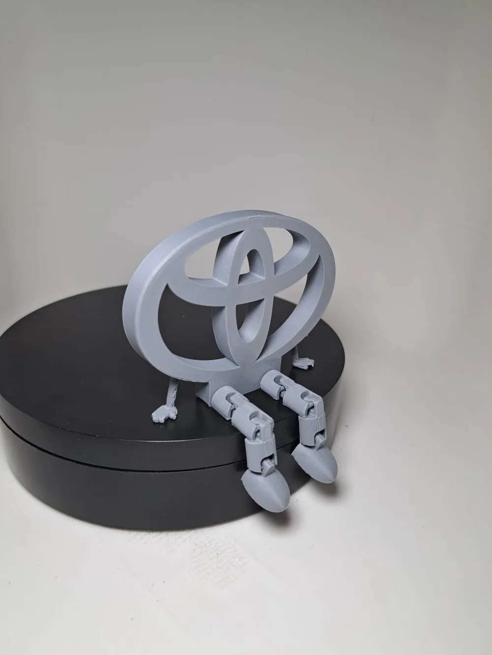 Toyota logo with flexi legs by PipodV 3D MakerWorld: Download Free 3D ...